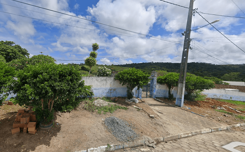 Coroa de Flores Cemitério Municipal de Itamari - Itamari/BA - Entrega ...
